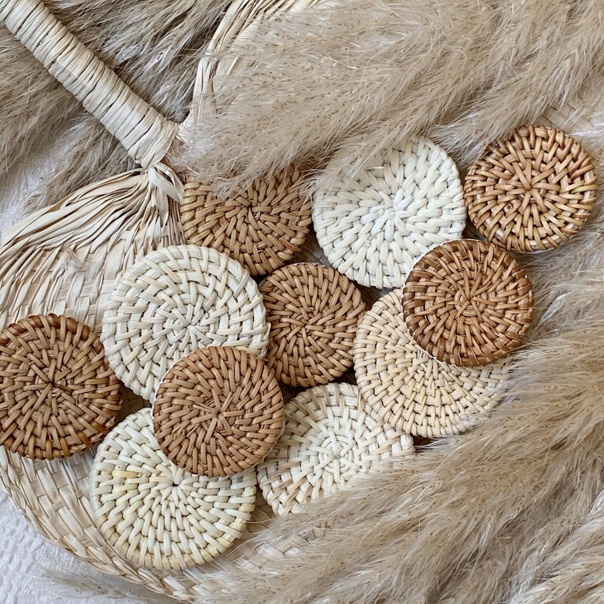 Rattan decorative disc – Bluelotusfarm